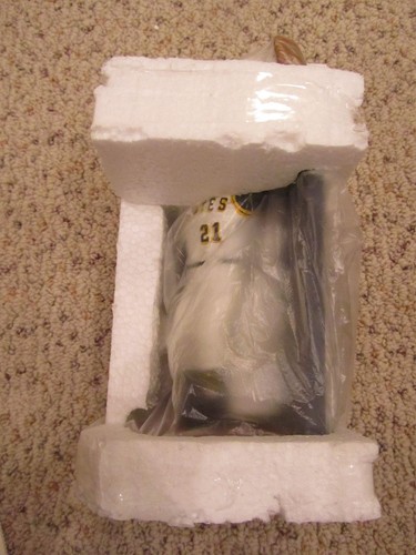 2004 Columbus Clipper Pittsburgh Pirates Roberto Clemente Wall Catch ...