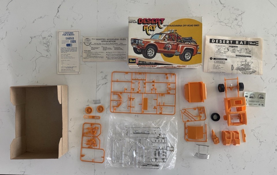 Revell Datsun Desert Rat Truck 1/25 Model w/Husqvarna Off-RoBike Open ...