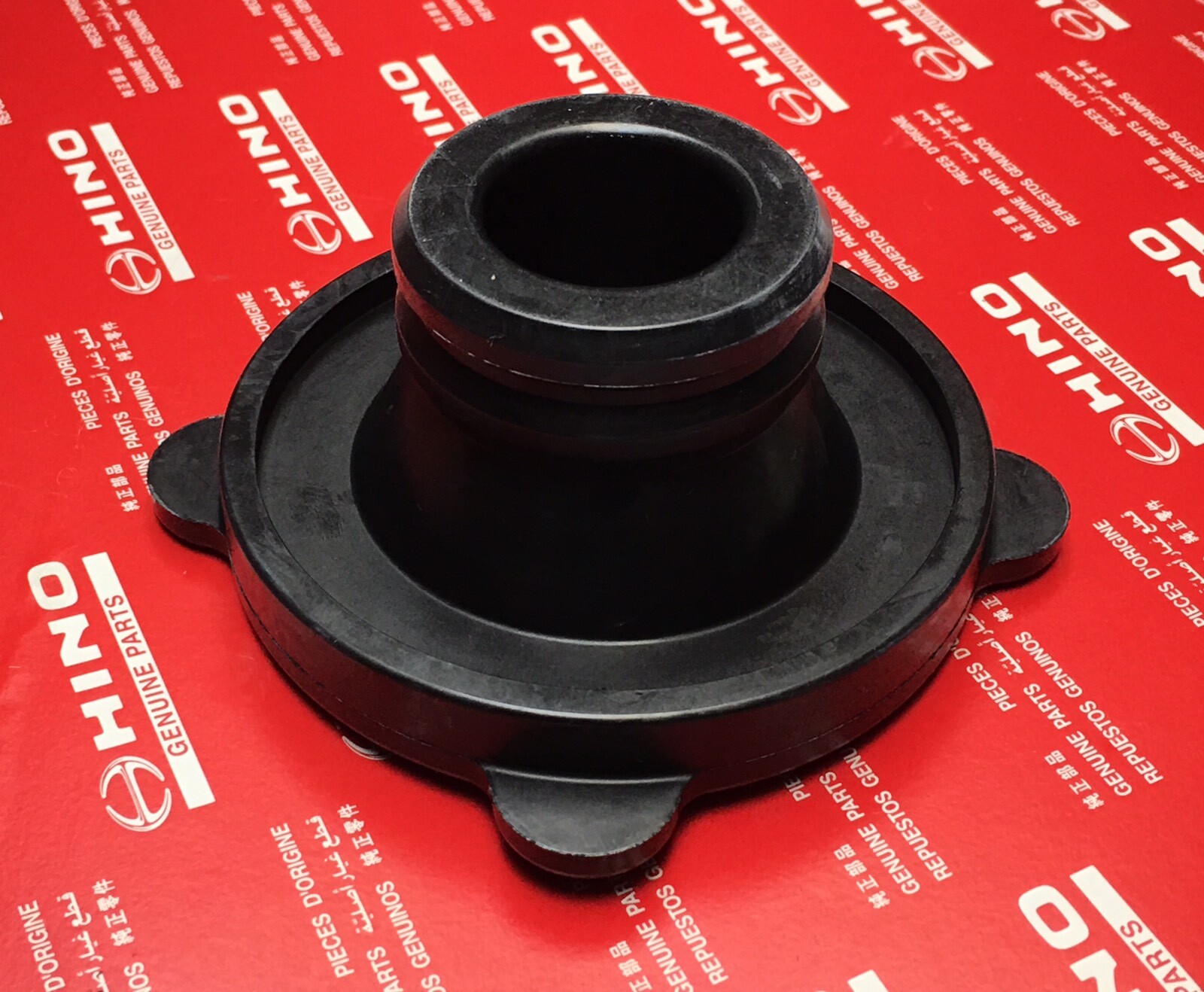 NEW OEM Hino Engine Oil filler Cap EH700 EM100 H06C-T H07C EB300 ...
