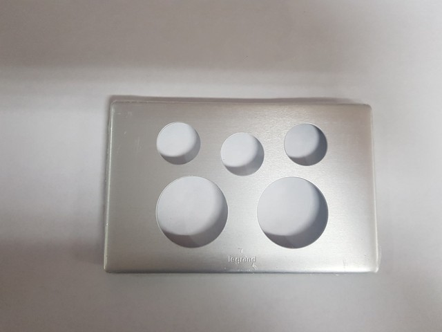 LEGRAND HPM ED BRUSHED ALUMINIUM DOUBLE POWERPOINT W EXTRA SWITCH GPO ...