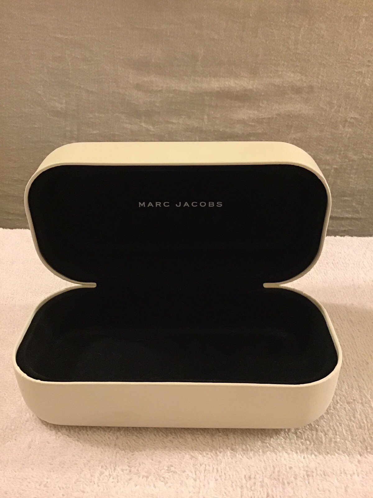 Marc Jacobs Sunglasses Case White Hardcase Large Eyewear Faux Leather ...