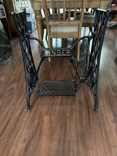 1902 Antique Singer Treadle Sewing Machine Cast Iron table Base | eBay