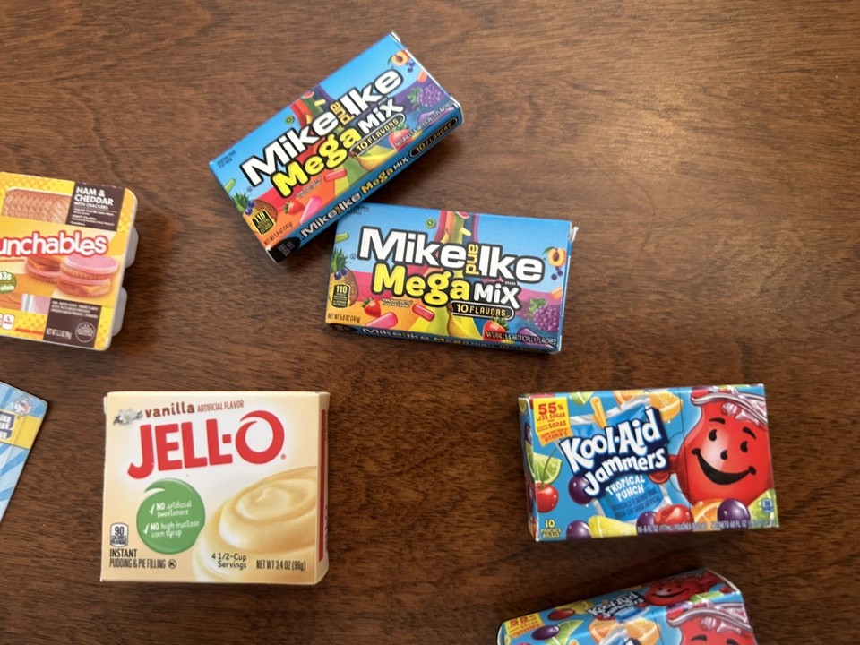 Zuru Mini Brands Mini Minis Fill the Fridge and Mini Brands Bundle 27 ...