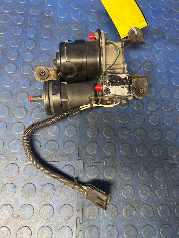 2006 - 2011 Cadillac DTS Rear Air Ride Suspension Compressor OEM ...