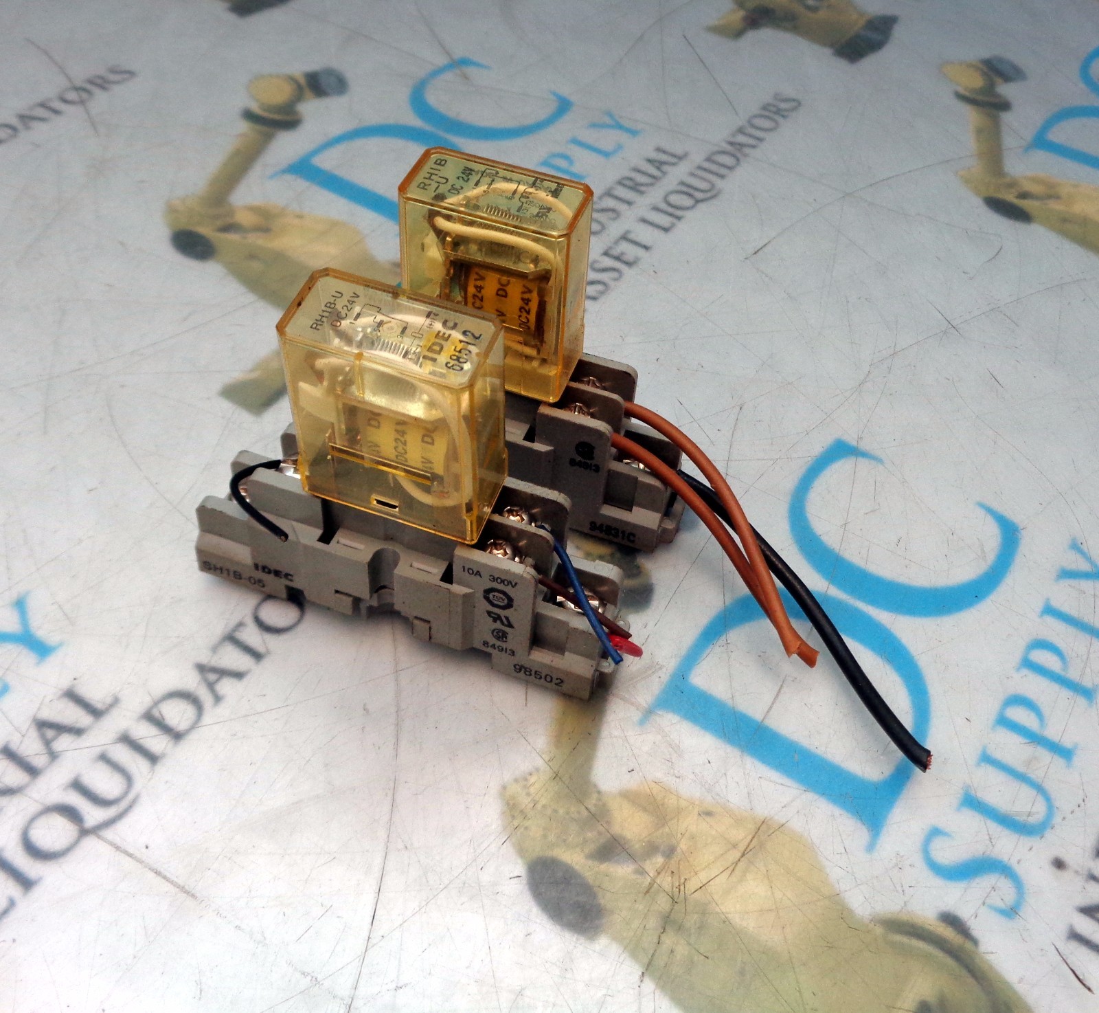 IDEC RH1B-U 24 VDC RELAY W SH1B-05 BASE LOT OF 2 | eBay