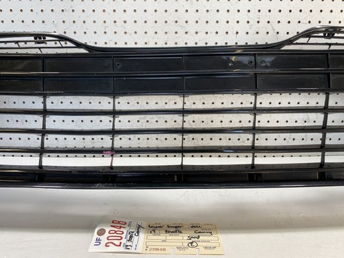 2018 2019 2020 TOYOTA CAMRY XLE LE FRONT BUMPER LOWER GRILLE OEM 53102 ...