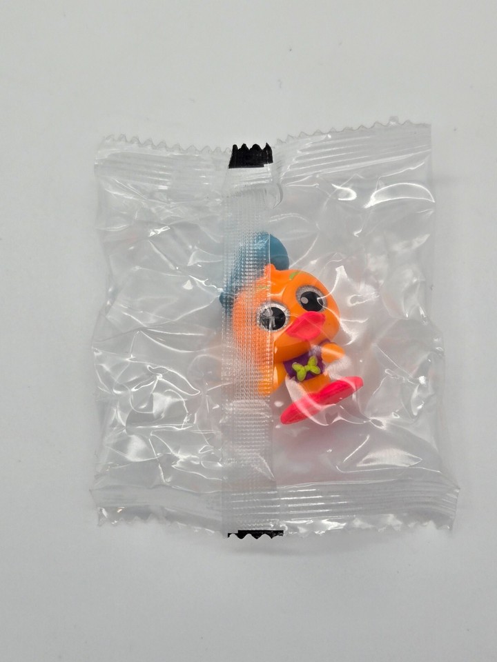 Disney Doorables Neon Glow Black Light Donald Duck Figure Ultra Rare ...