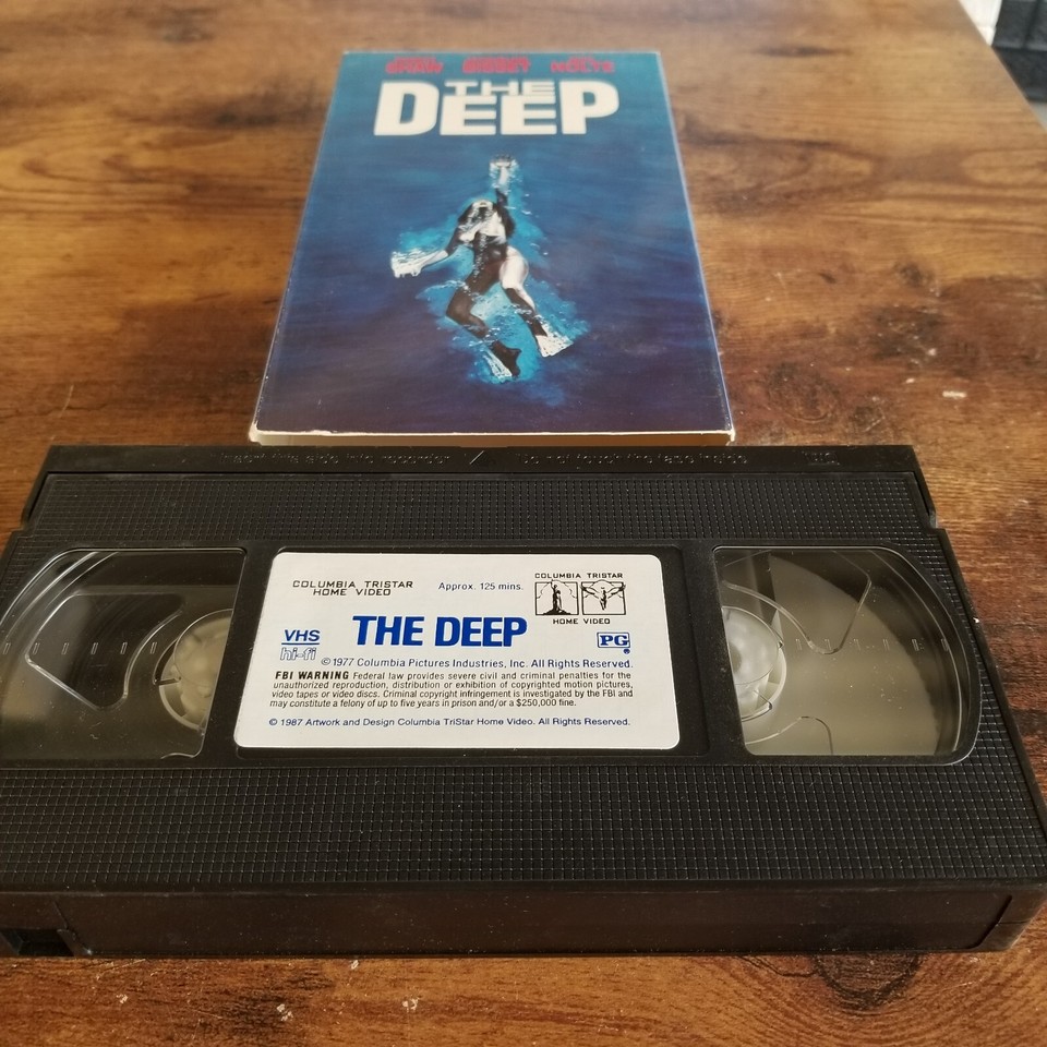 The Deep (1977) VHS~ Jacqueline Bisset Robert Shaw Nick Nolte Peter ...