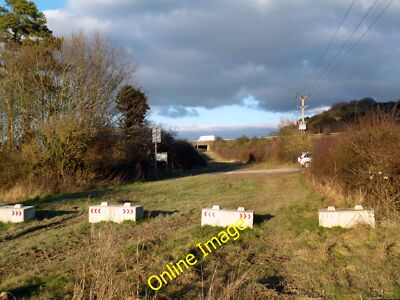 Photo 12x8 The Ridgeway & The Motorway Lewknor Two long-distance routes ...