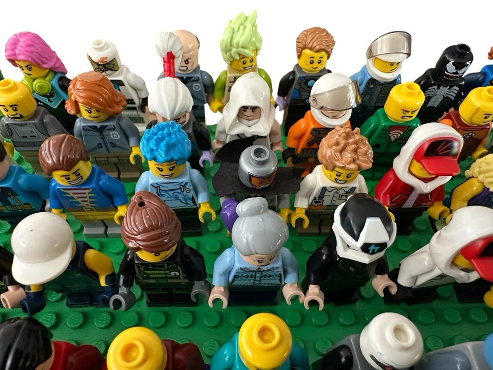 LEGO Minifigures Bundle 95 In Total Great Collection Of Mixed Mini ...