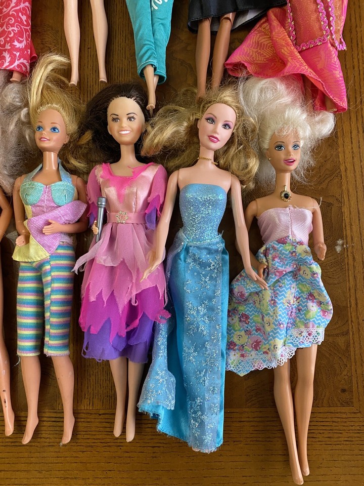 Huge Lot of 23 Barbies Unknown Dates Some may be Rare | eBay