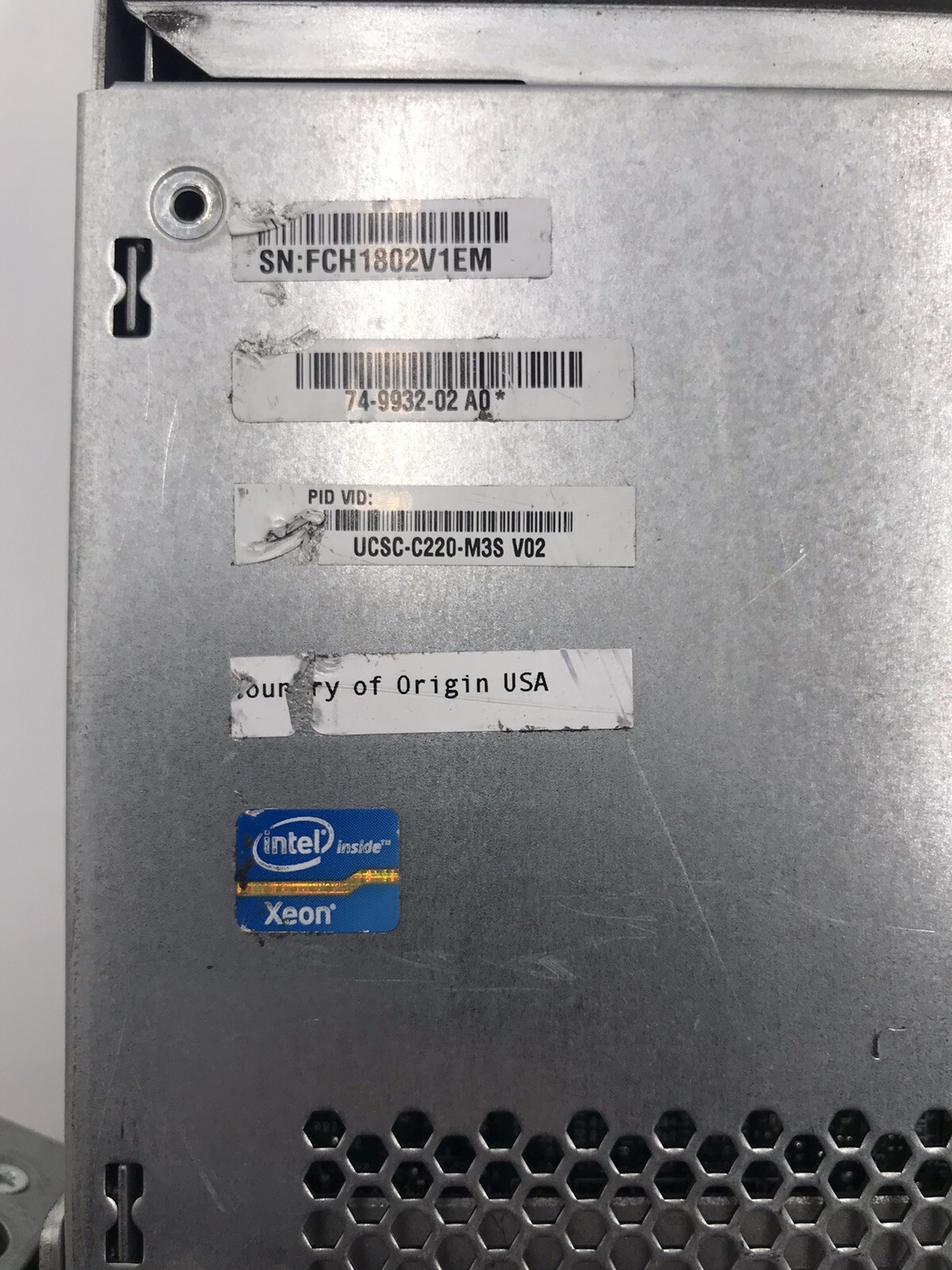 Cisco UCSC-C220-M3S CTO 2 CPU Sockets 16 Mem Slots 8 2.5" Bays 2 450W ...