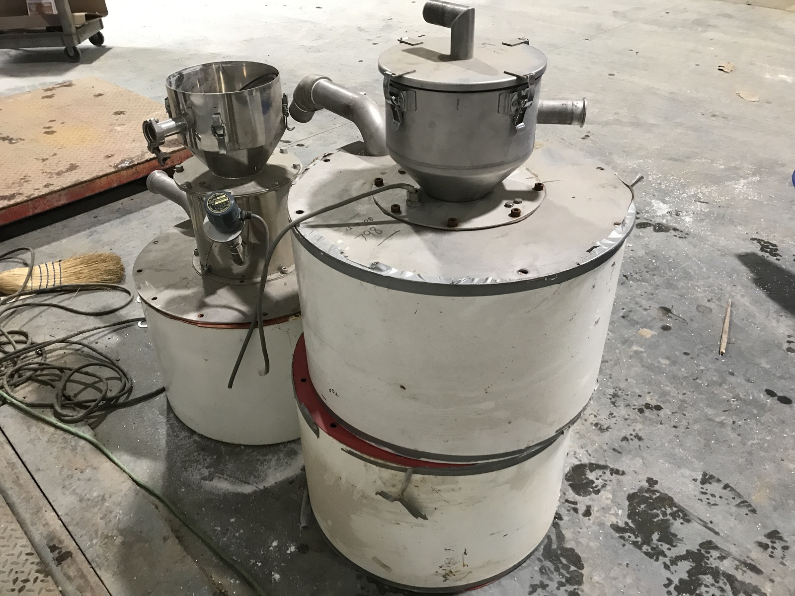 Kawata Plastic Pellet/Resin Dryer Auto Loaders/Hoppers w/ 21.5" ID ...