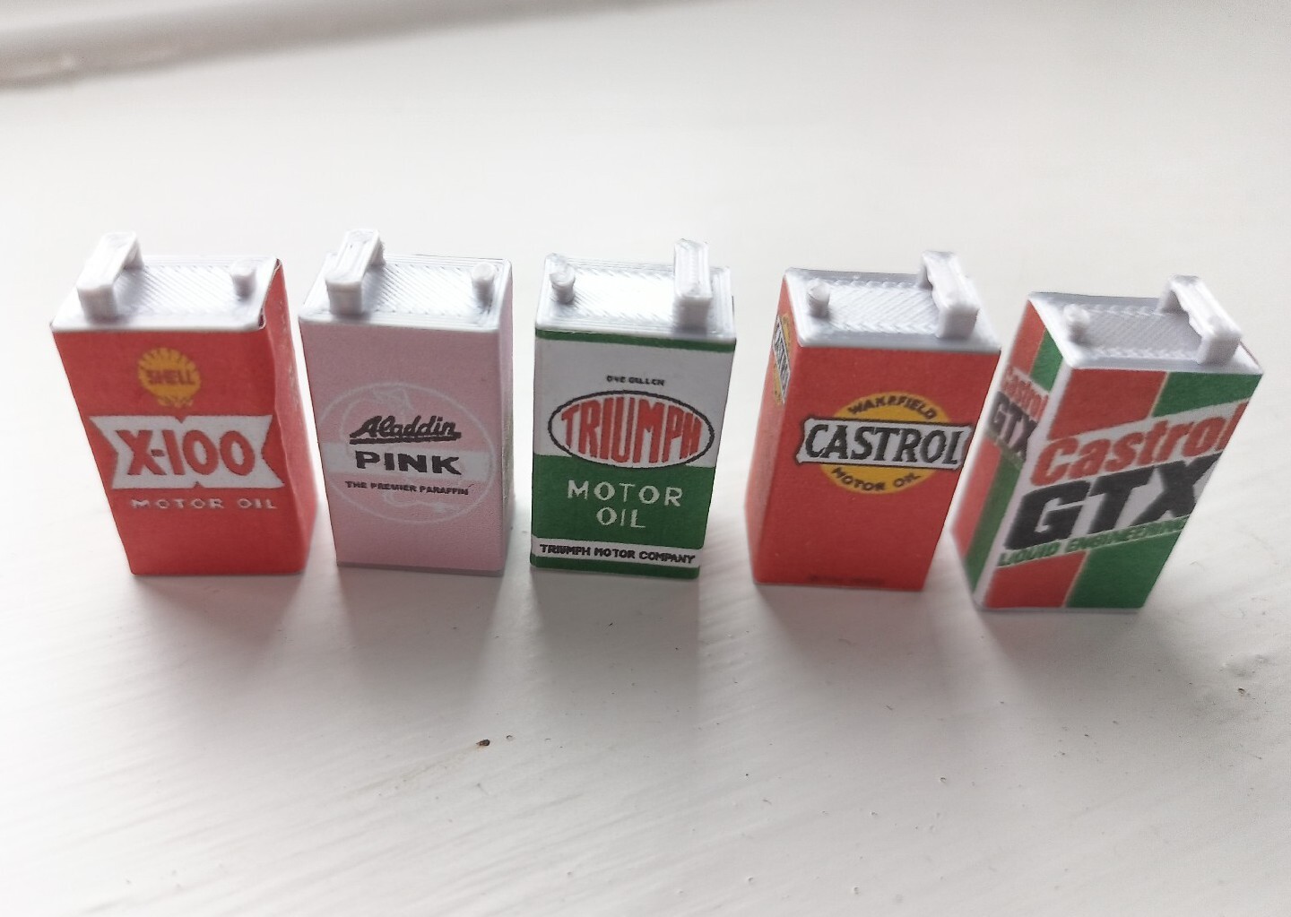 5x large oil cans suitable for Mamod Wilesco steam engine. Scale ...