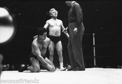 Photo Pro wrestling Gorgeous George w/ref Wrestling Chicago 1949 AWA | eBay