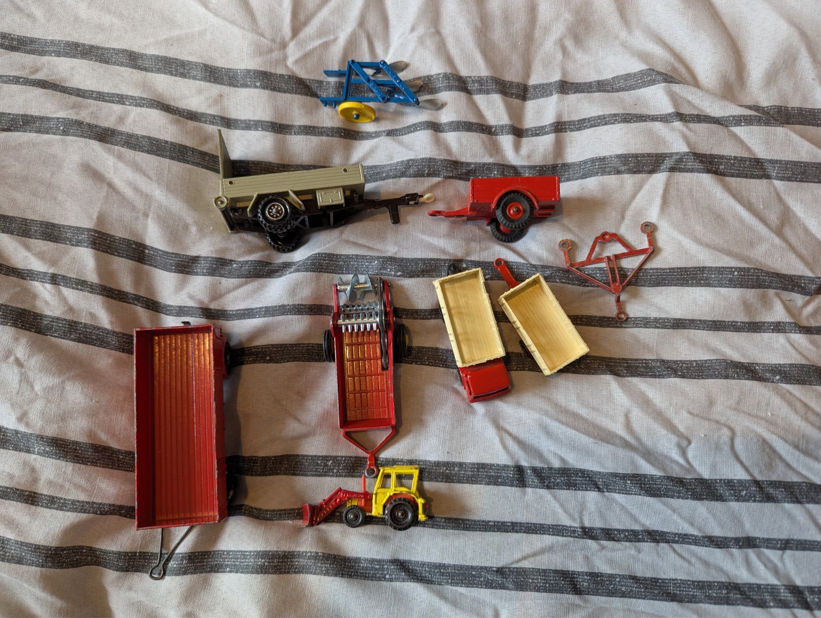 Vintage Britains Farm Vehicles And Matchbox Equipment Large Collection ...