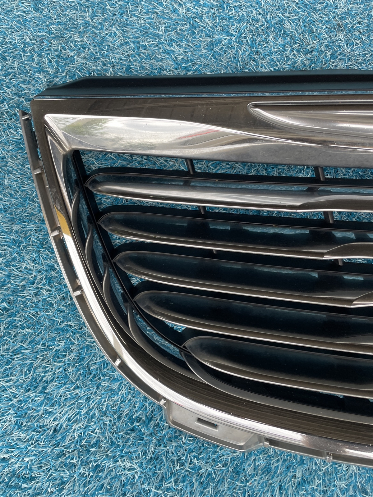 2011-2016 Chrysler Town & Country Front Upper Grille Assembly ...