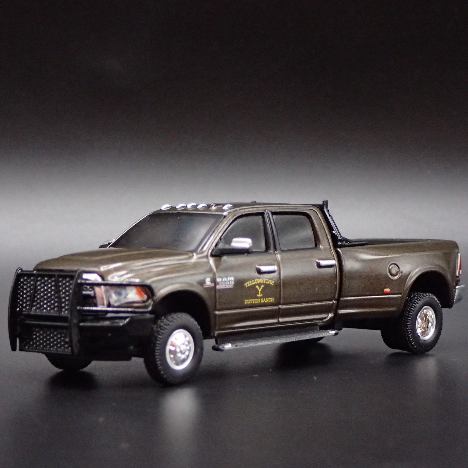 2017 17 RAM 3500 LARAMIE TRUCK DUTTON RANCH YELLOWSTONE 1/64 DIECAST ...