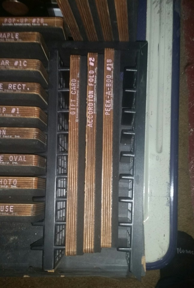 Vintage ELLISON EMBOSSING EDUCATIONAL MACHINE SureDie 25 Blocks Used ...