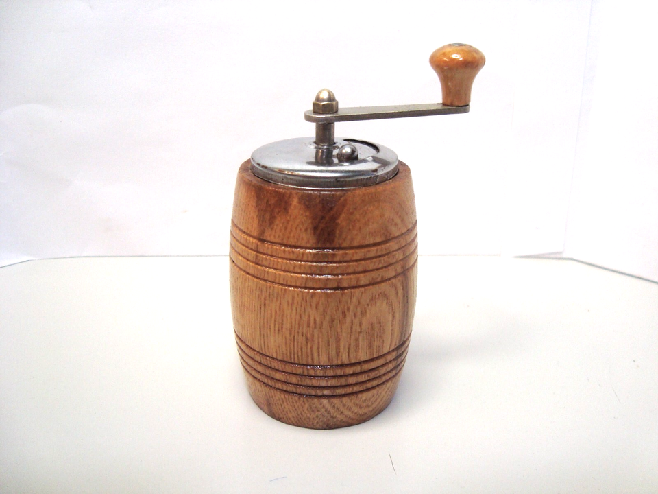 VINTAGE, PEPPER MILL, WOODEN, BARREL SHAPED, HAND CRANK, MADE IN ITALY ...