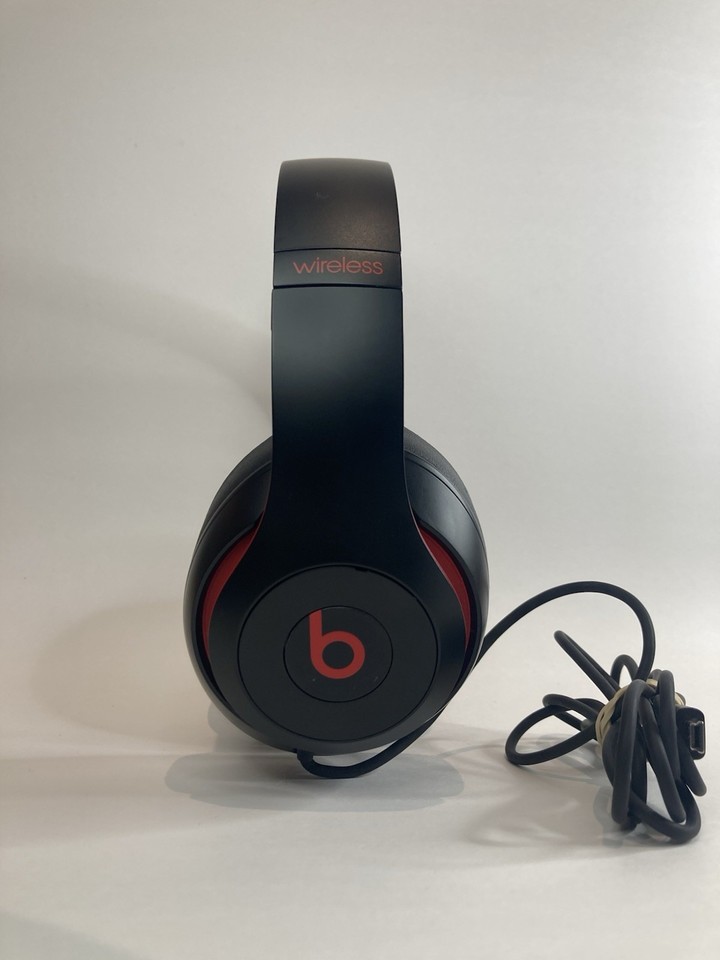 Beats by Dr. Dre Studio3 Wired Store Display Black & Red *Read ...