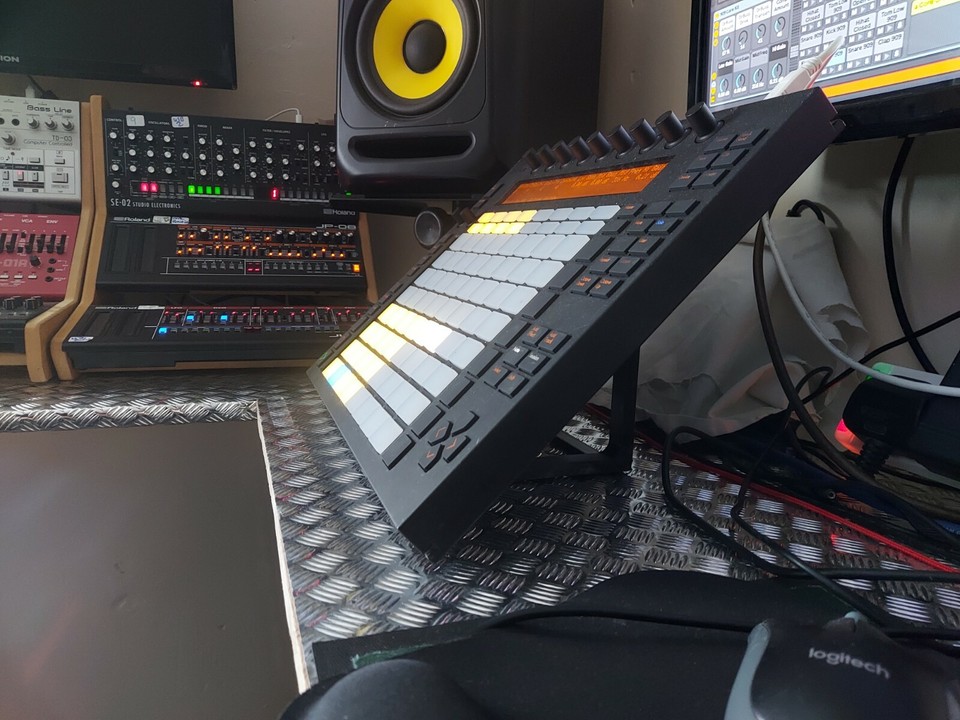 Ableton Push 3 Launchpad Midi Daw Controller Tabletop Desktop Studio ...