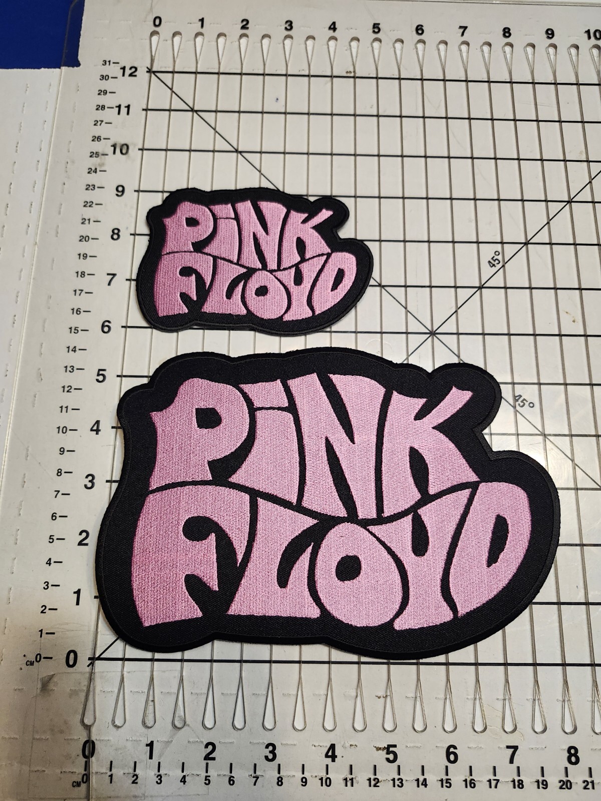 PINK FLOYD EMBROIDERED PATCHES / 1 LARGE 8.5X5.25 INCH & 1 SMALLER 3 ...