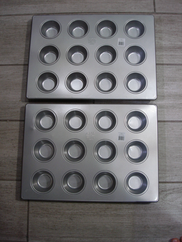 NEW AMCO Bakeware 905225 Baking Pan 12-2 3/4" Muffin / Cupcake ...