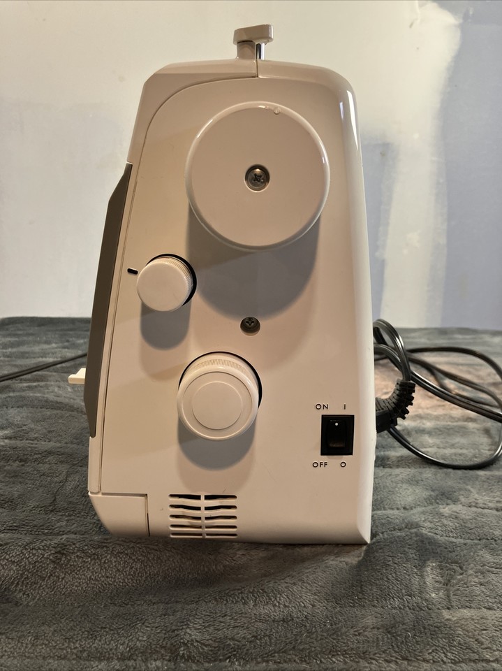 Singer 140Q Sewing Machine Quilt & Sew Patchwork Compact Quilting w ...