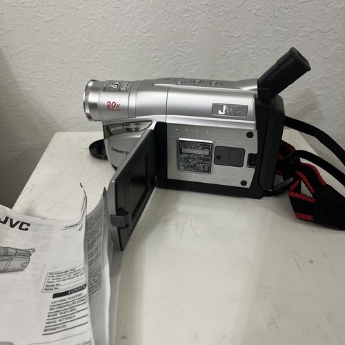 JVC GR-AXM17U Compact VHS Camcorder Digital Signal Processing No ...