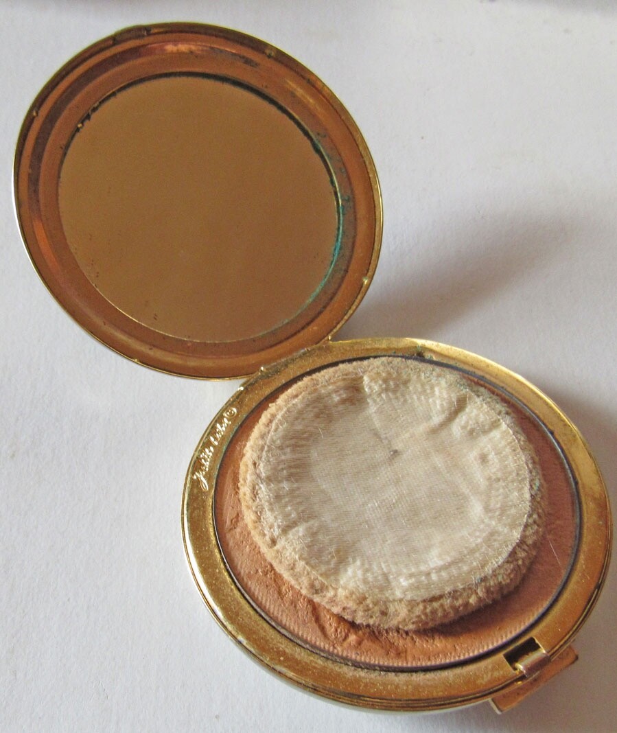 Judith Leiber Make-up Compact w/Mirror Alligator Cover 2 1/4in Vintage ...