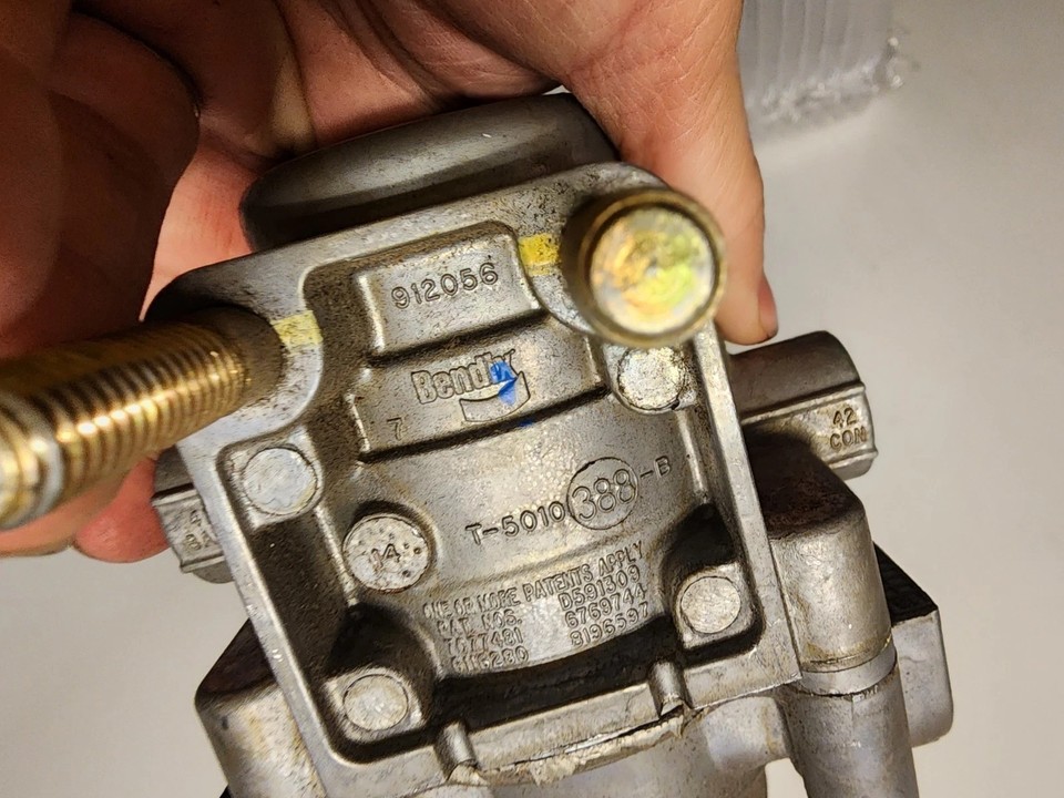 SR-7 Bendix Air Brake Valve Spring Modulating K081154, T-5010388 | eBay