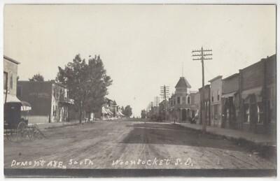 1909 Woonsocket, S.D. - REAL PHOTO Dumont Ave Business Street, South ...