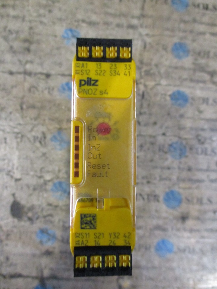 Pilz PNOZ s4 C 24VDC 3n/o 1n/c Safety Relay Module PNOZ s4 24VDC 751104 ...