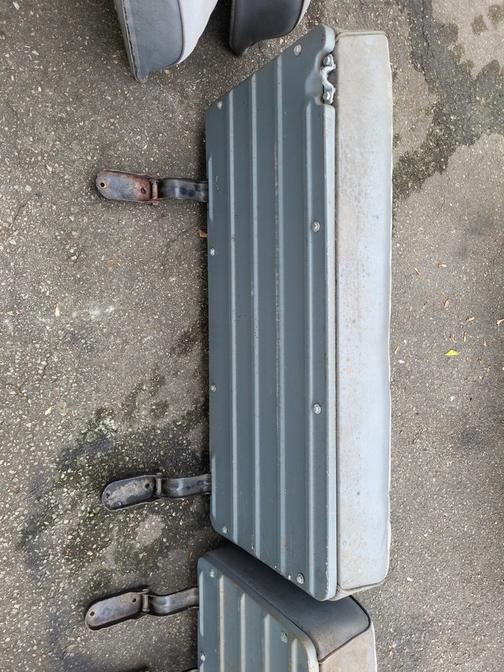 1973-91 Gm K5 BLAZER Suburban folding Rear Seat 60/40 Split bench Seat ...