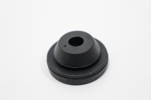 VW Jetta 1K Mk5 Air Box Filter Housing Mounting Rubber Peg Buffer New ...