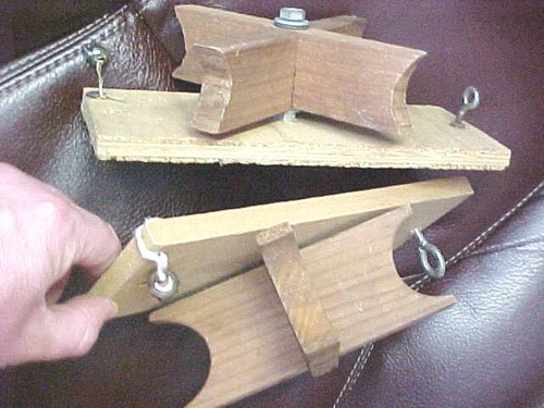 BS2 Vintage folk art homemade ice fishing rattle reels fish house ...