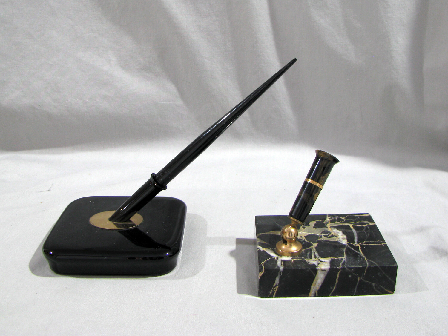 2 Vintage SHEAFFER DESK SET HOLDERS + 1 PEN - 14K NIB | eBay