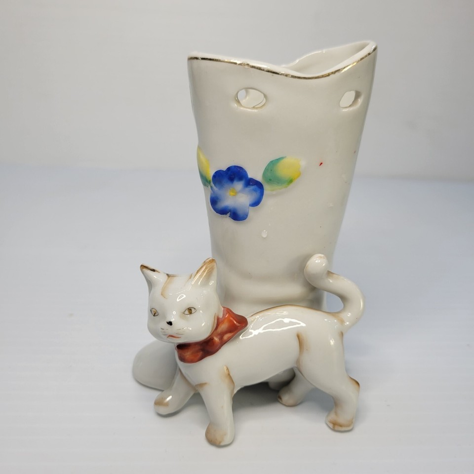 Vtg 4" Collectible Porcelain Shoe Cat/Bow, Japan, Gold trim hand ...