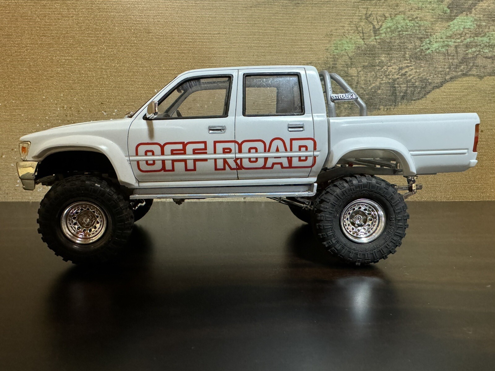 Aoshima 1/24 Built & Painted Toyota Hilux LN107 Off-road Customized | eBay