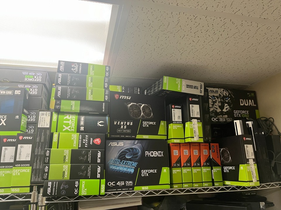 Lot over 100 Graphic card emty box only - Asus, GTX RTX EVGA Zotac MSI ...