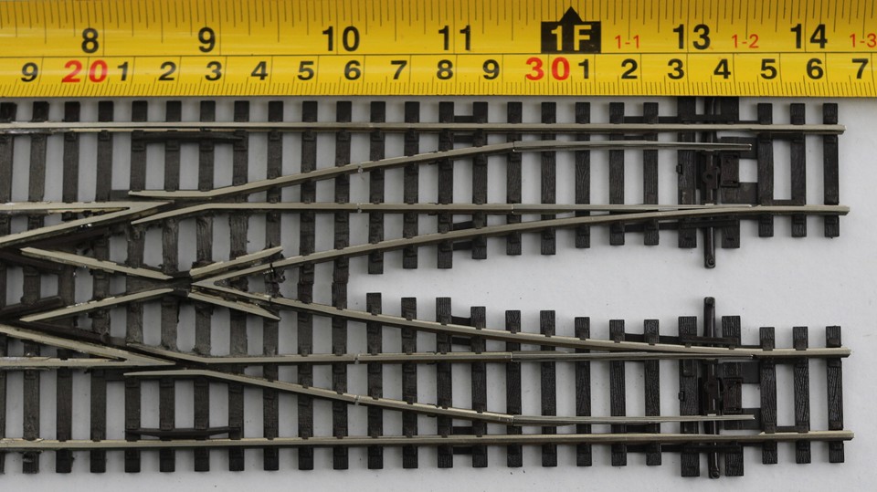 Peco OO short scissor crossover insulfrog DCC only great space saver ...