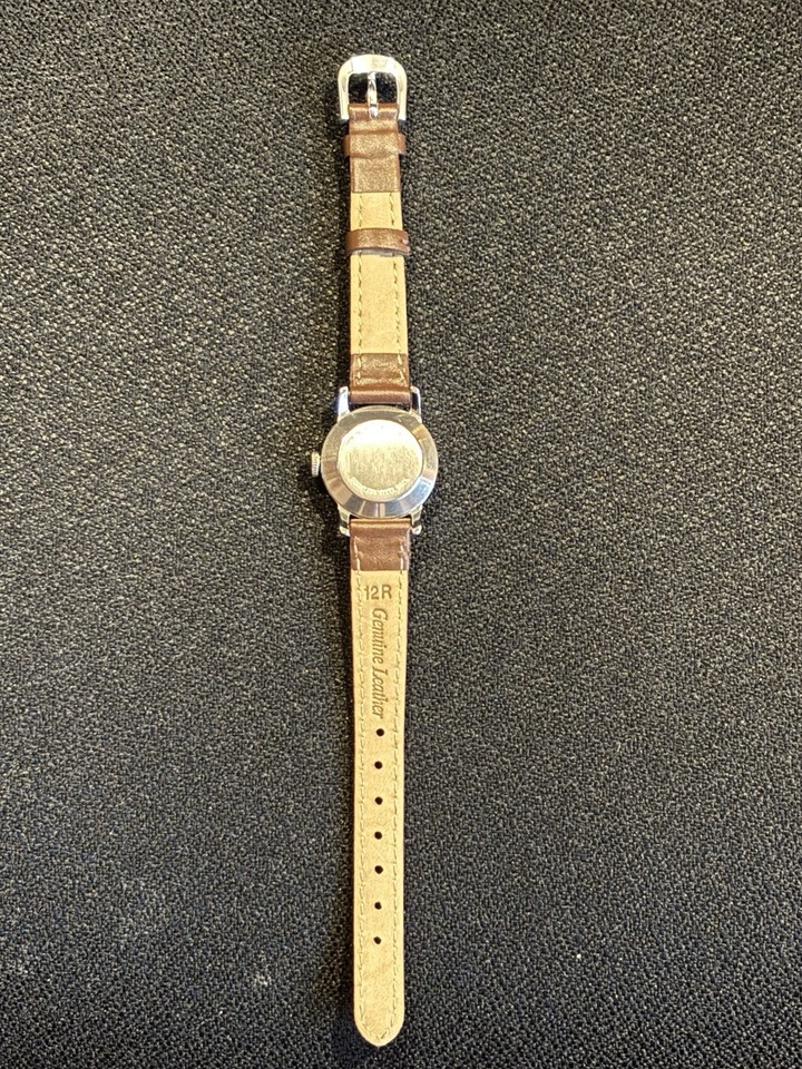 INGERSOLL MICKEY MOUSE WALT DISNEY Swiss Watch Pointing Fingers ...