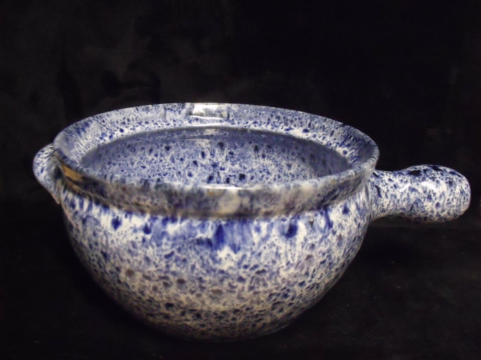 NEOLIA COLE SANFORD N.C. 1983 BLUE SPATTERWARE POTTERY 9" SOUP CROCK ...