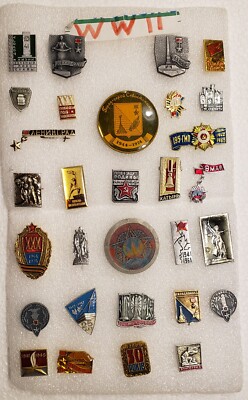Lot of 30 vintage WWII era RUSSIAN SOVIET MILITARY BADGES USSR CCP, WW2 ...