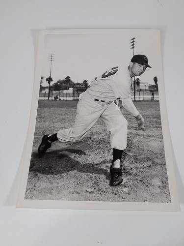 Howard Fox 5X7 B/W Photo Cincinnati Reds Cincinnati Baseball Club Co ...