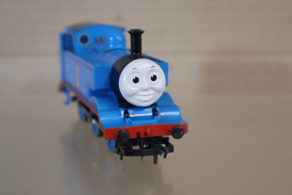 HORNBY R351 THOMAS the TANK ENGINE 0-6-0 TANK LOCOMOTIVE 1 thomas BOXED ...
