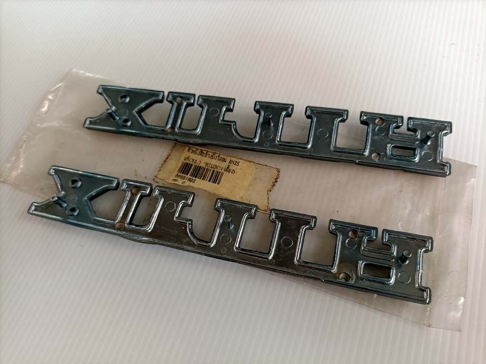 New Badge/Emblem.1Pair For TOYOTA HILUX PICKUP RN20 RN25 | eBay