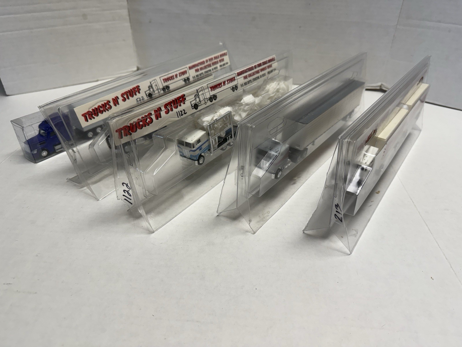 Lot Of HO 1/87 scale Tractor Trailers Peterbilt, Freightliner and Volvo ...