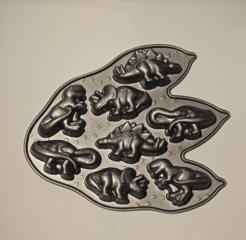 Nordic Ware Dinosaur Muffin Baking Pan/Tin, 8 Cupcake Molds ...